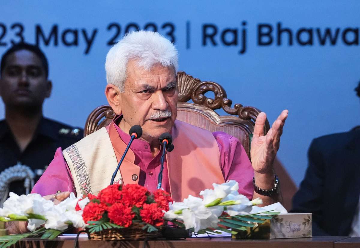 जम्मू कश्मीर सरकार ने 2 डॉक्टरों को किया बर्खास्त, पाकिस्तानी की खूफिया ...