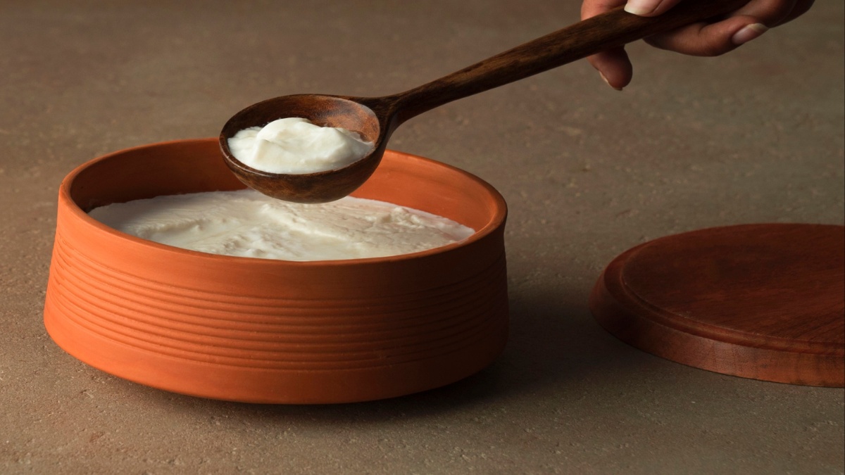 मिट्टी के बर्तन में दही जमाने का तरीका | mitti ke bartan mein dahi ...