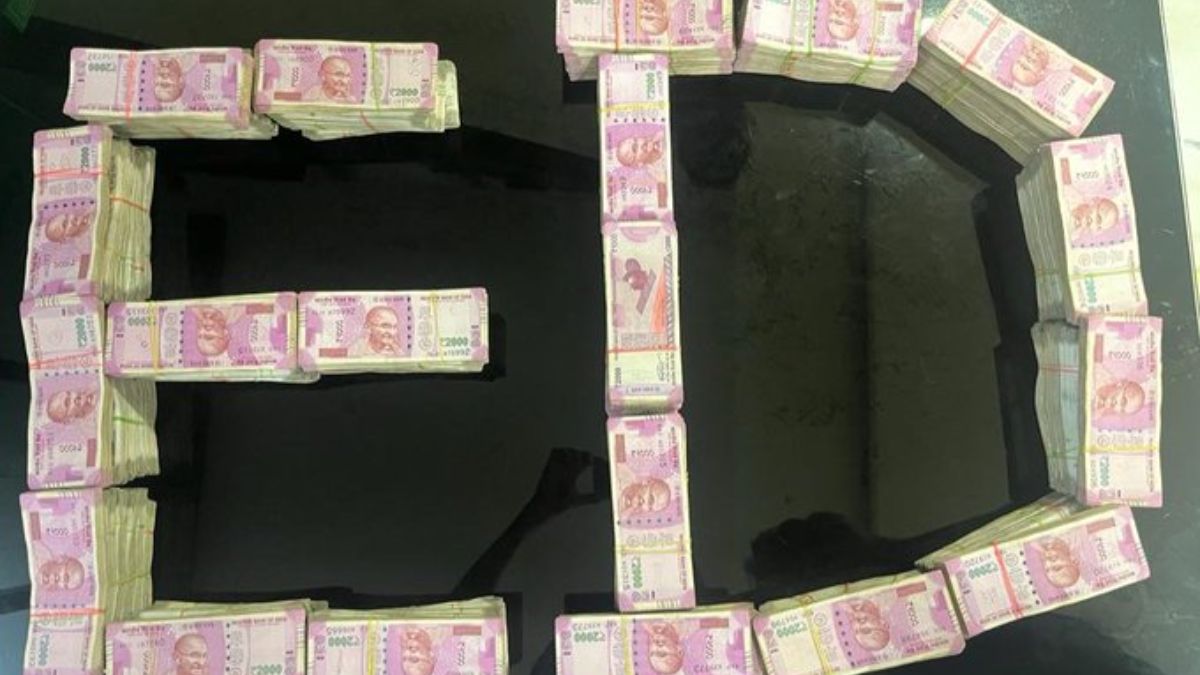 Gujarat 1.62 crore cash seized in ED raid, criminal Suresh Jagubhai ...