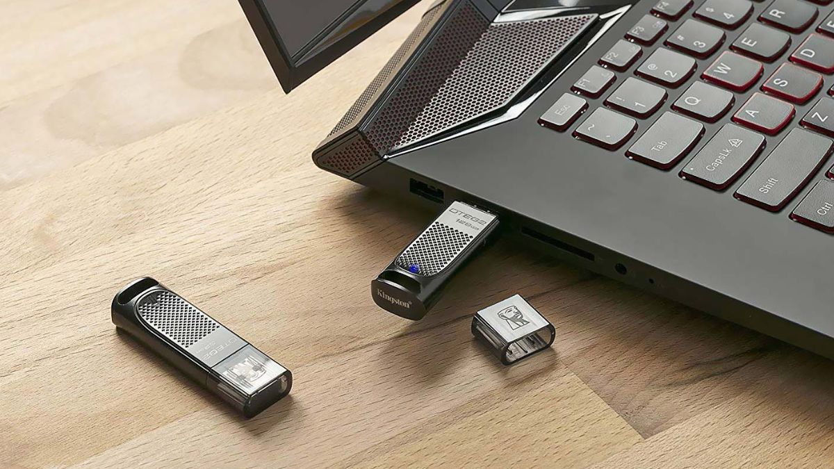 What is Flash memory its very useful for photographer and Social media ...