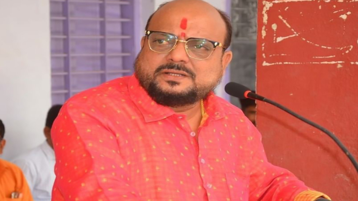 Maharashtra minister Gulabrao Patil big claim Now Congress 17 MLAs will ...