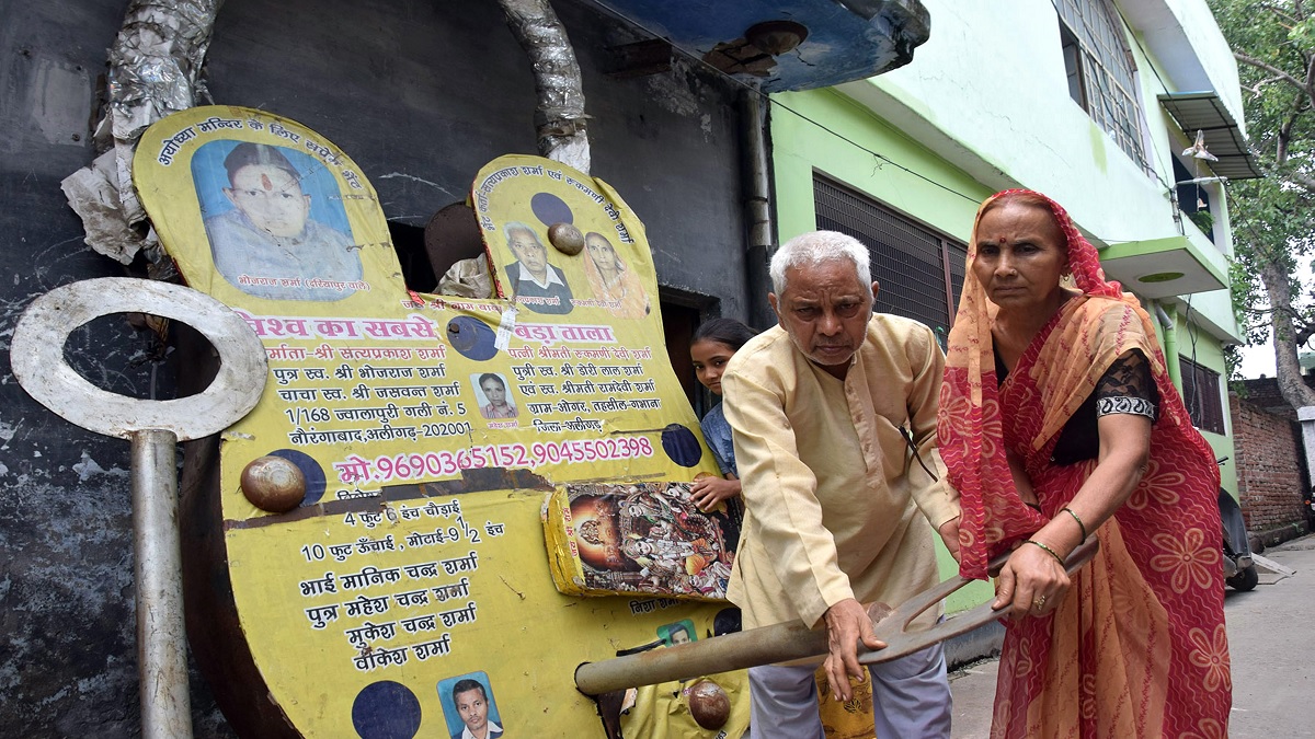 राम मंदिर के लिए अलीगढ़ के कारीगर ने बनाया 400 किलो का ताला, 10 फीट है ...