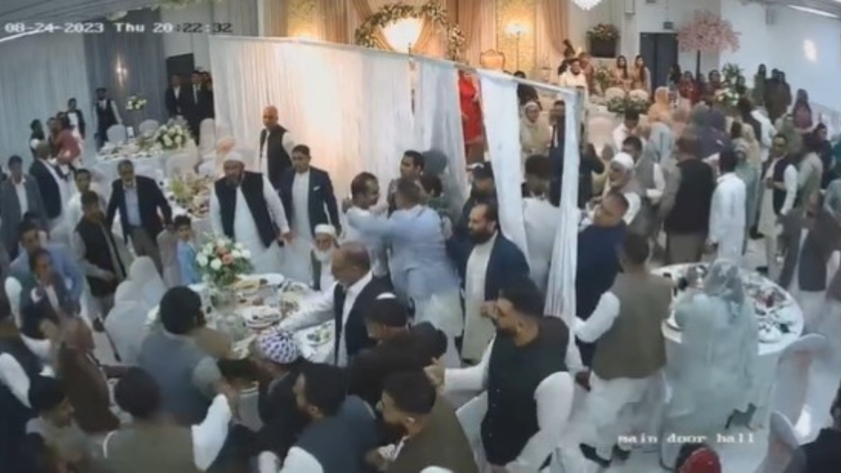 Pakistani Wedding fight VIDEO guests clashed with each other while ...