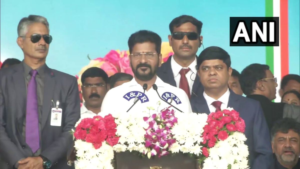 Revanth Reddy oath taking ceremony Live update new cm telangana - India ...