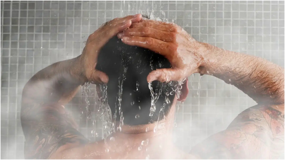 Hot water bathing side effects: ये 3 लोग सुबह गर्म पानी से बिलकुल भी न ...