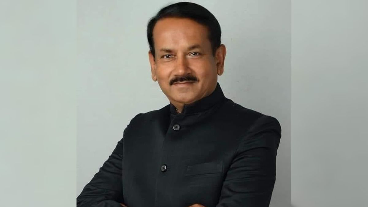 शाही परिवार के वंशज, संगीत सम्राट के पोते; कौन हैं देवेंद्र प्रताप सिंह ...