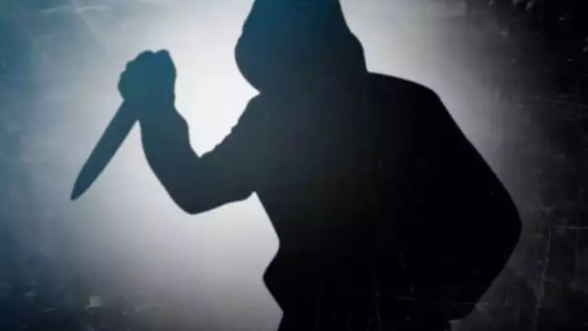 बेटा ऊपर सोता रहा इधर, पिता और बहन को मारकर चले गए हत्यारे, पुलिस के ...