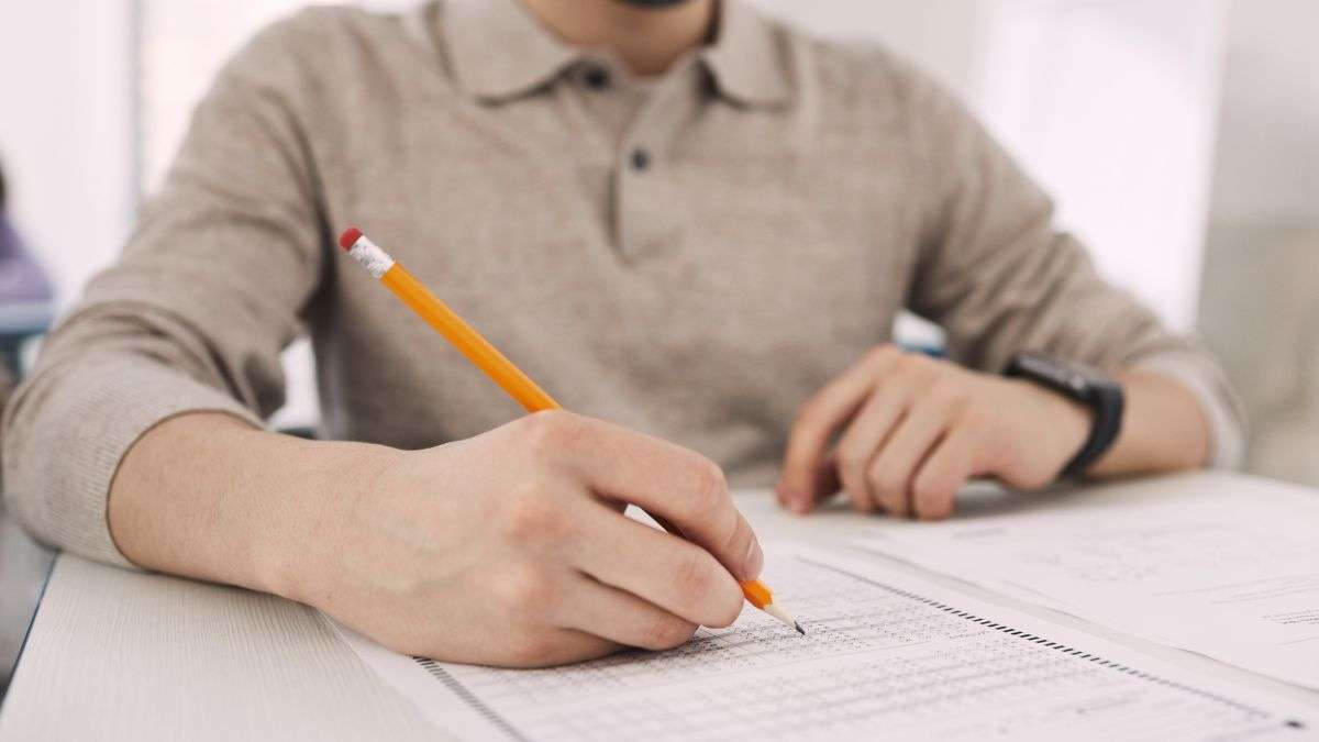 UPPSC PCS में कैसे होता है सिलेक्शन? क्या है प्रोसस; जानें - India TV Hindi