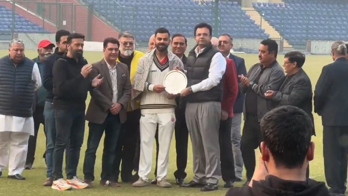 दिल्ली में विराट कोहली को DDCA ने किया सम्मानित, दिया गया खास मोमेंटो ...