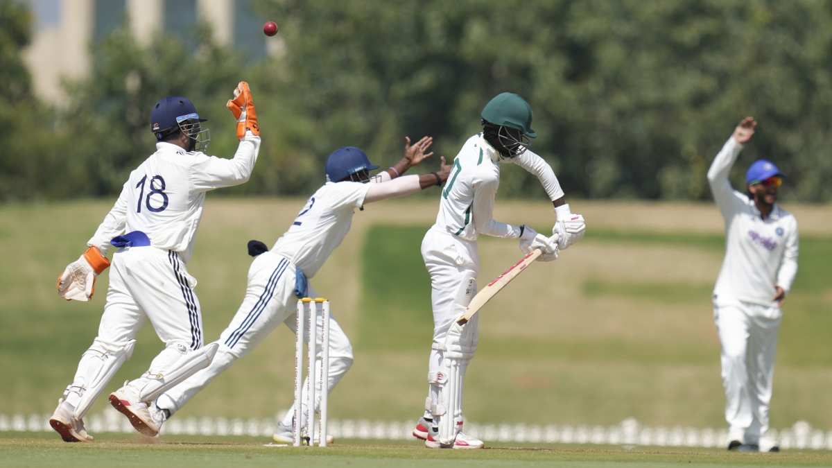 IND A vs SA A: टीम इंडिया के 255 रनों के जवाब में साउथ अफ्रीका ए 221 रन ...