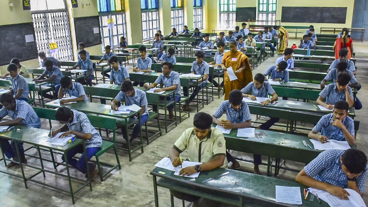 UP Board Exam 2026: 10वीं और 12वीं परीक्षाओं का बदला कार्यक्रम ...