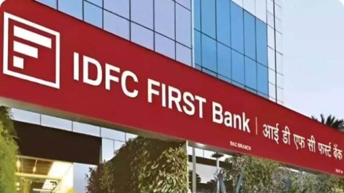IDFC First Bank के शेयर में 20% तक की गिरावट, 590 करोड़ रुपये के फ्रॉड ...