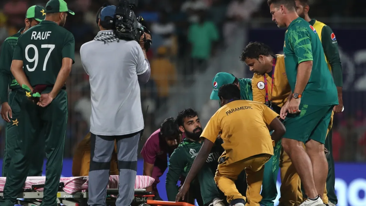 पाकिस्तानी टीम को लगा बड़ा झटका, एक साथ कई सीरीज से बाहर हुआ स्टार खिलाड़ी, कराना पड़ेगा ऑपरेशन ...