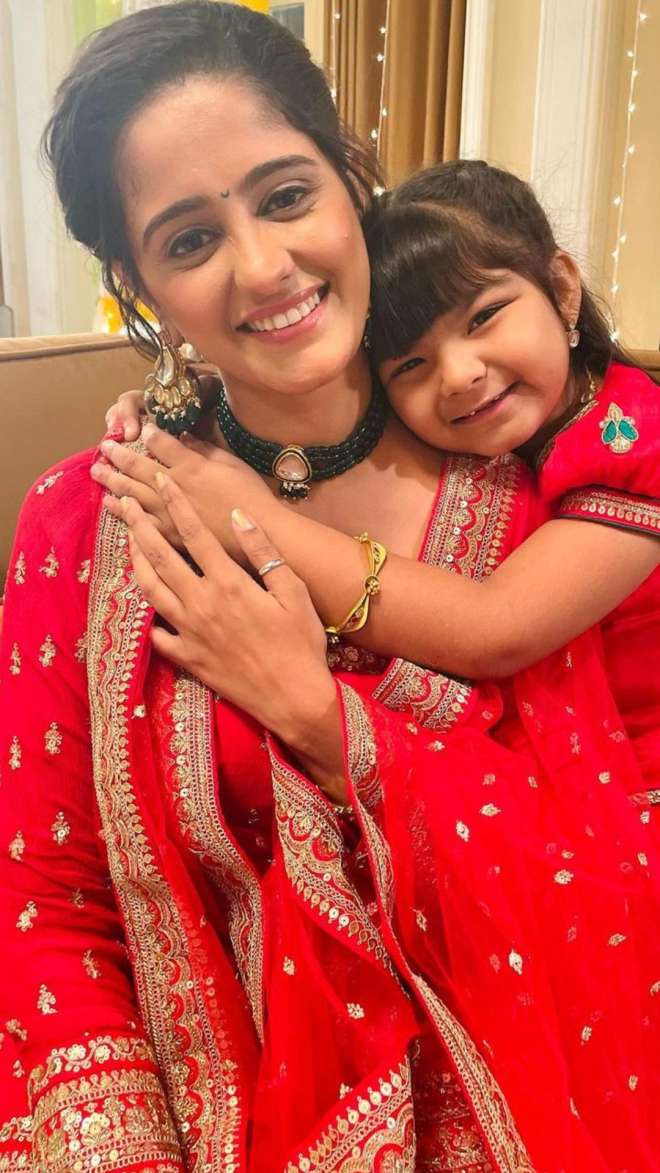 GHKKPM BTS Photos: सवि और सई के प्यार के सामने फीके हैं मेकर्स के दांव ...