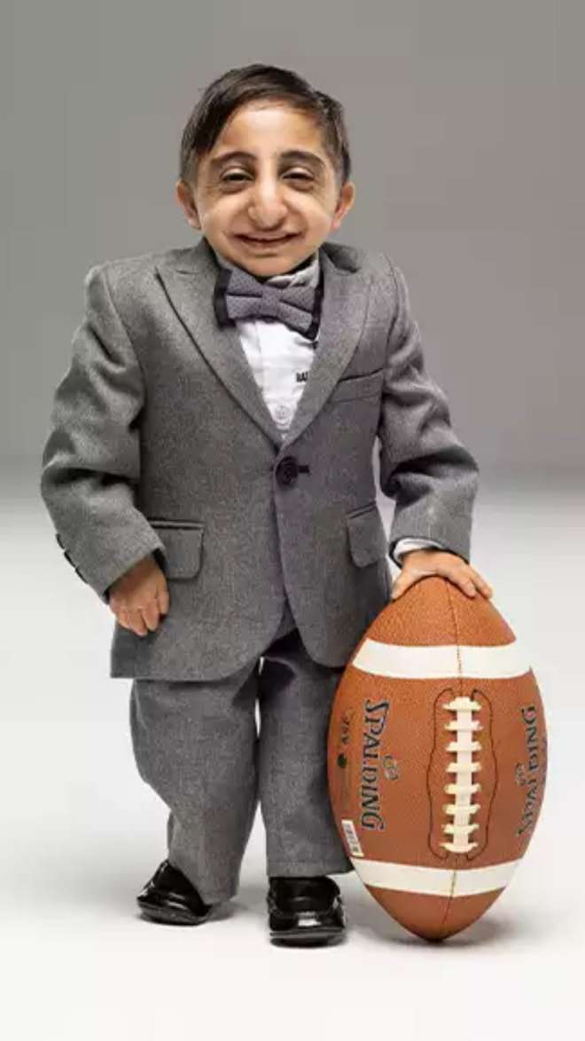 ये शख्स है दुनिया का सबसे छोटा इंसान, हाइट इतनी कम कि गिनीज बुक में ...