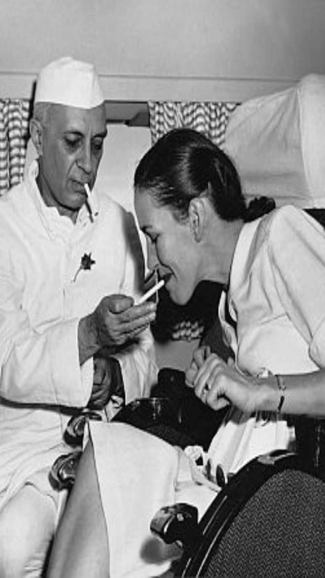 जानिए पूरे दिन में कितनी सिगरेट पीते थे नेहरू और कौन सी थी उनकी सबसे ...