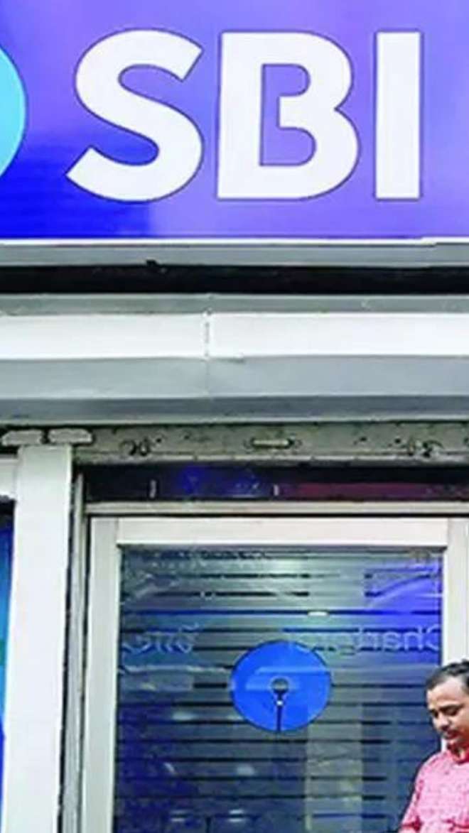 SBI में 3,00,000 के पर्सनल लोन पर कितनी बनेगी किस्त? - India TV Paisa