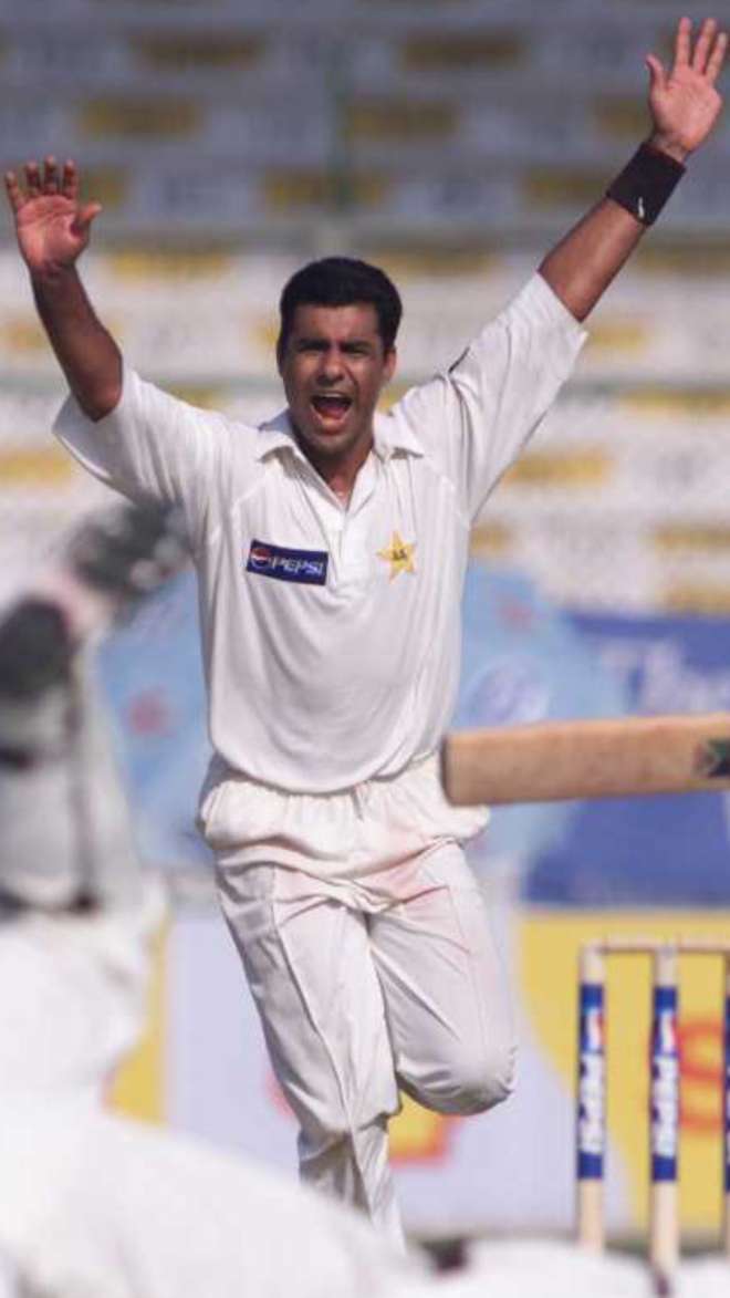 एक टेस्ट मैच में विरोधी टीम के सभी 11 बल्लेबाजों को आउट करने वाले ...