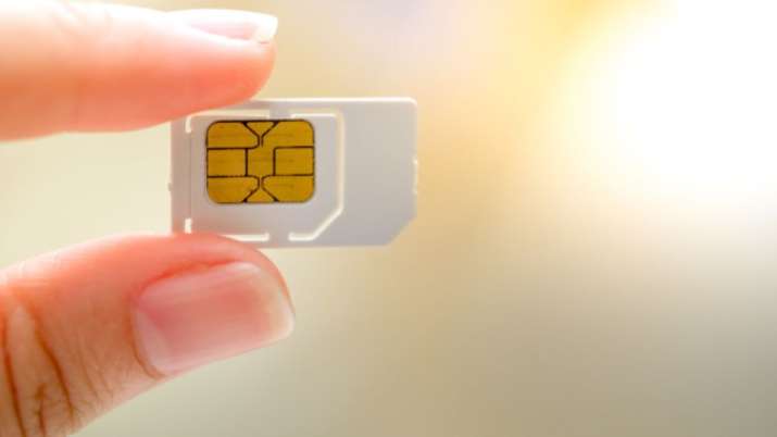 क्या होता है ई-सिम कार्ड, कैसे करता है काम और अपने ट्रेडिशनल सिम कार्ड ...