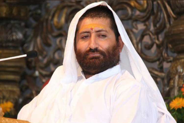 नारायण साईं को उम्रकैद के अगले दिन उसकी पत्नी ने कहा, "तलाक के बारे में ...