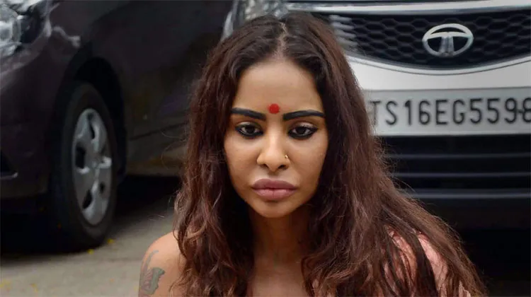 Telugu actress Sri Reddy strips on the street to protest against ...