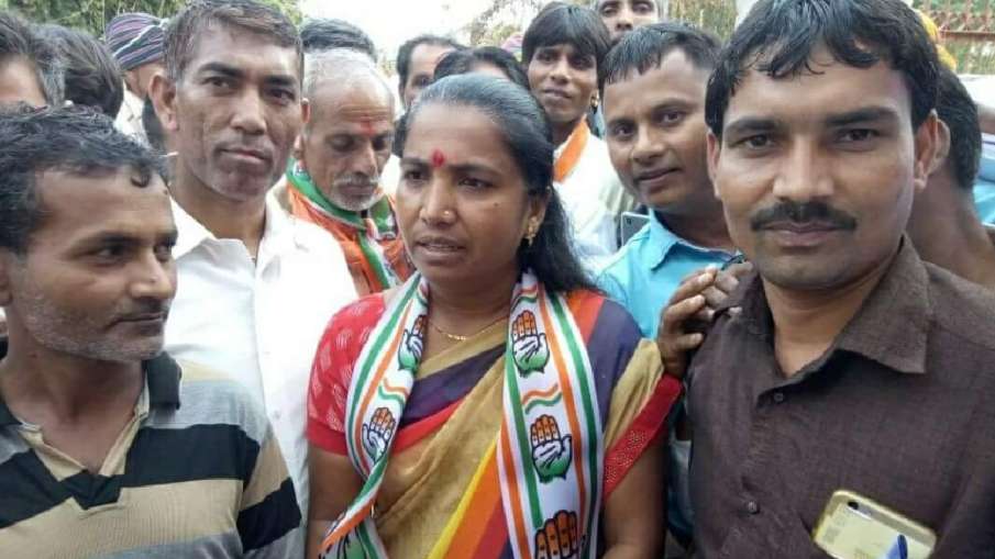 Gujarat News Congress MLA threatens policemen says will cut off fingers ...