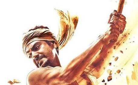 Manjhi- The Mountain Man movie review starring Nawazuddin and Radhika - India TV Hindi